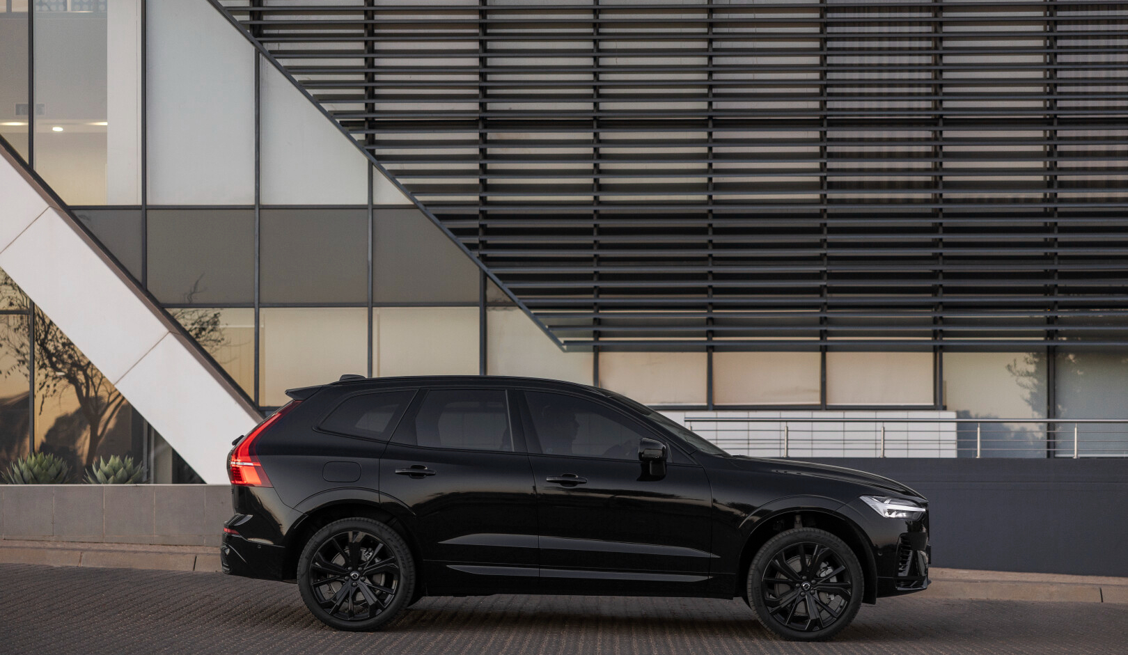 Just 23 Volvo Black Edition XC 60 models for local market | Blog ...